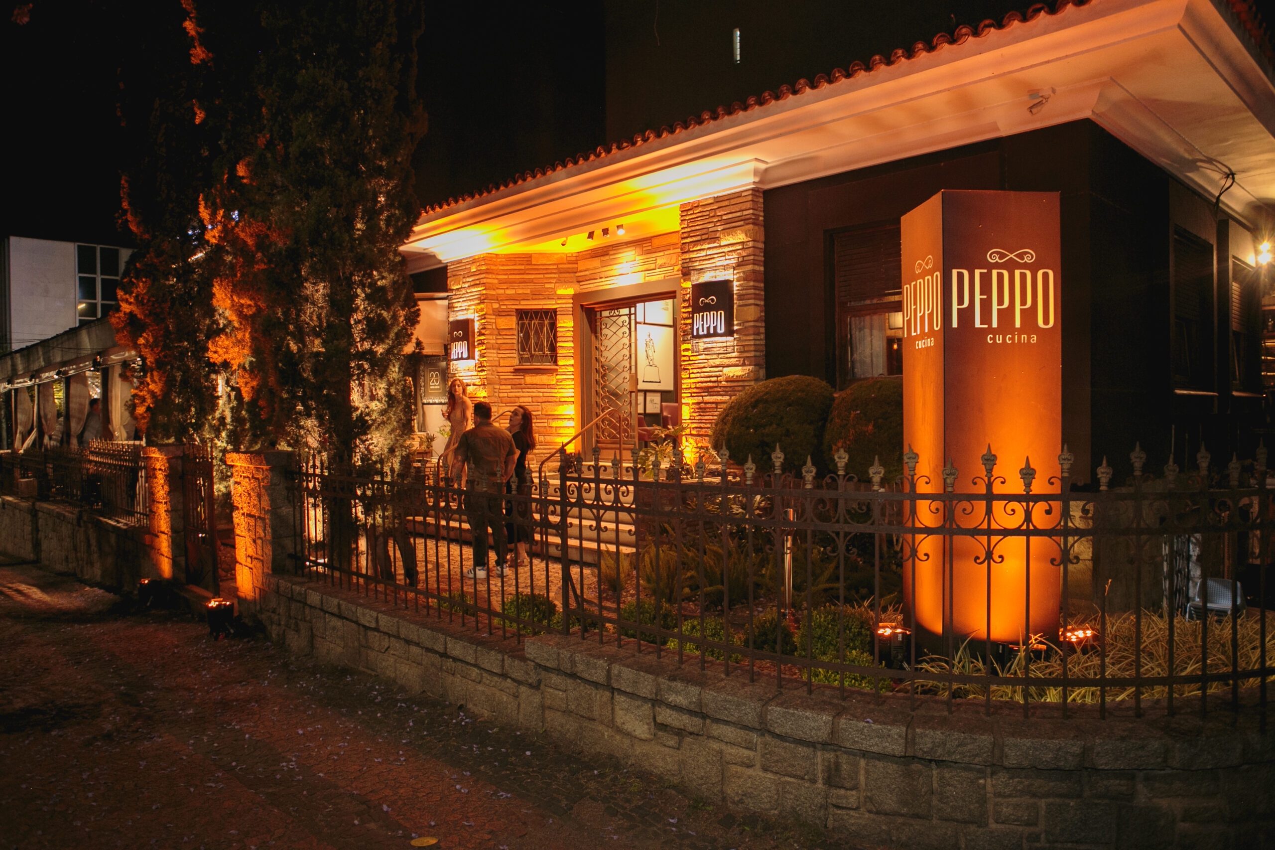 Peppo Cucina celebra 21 anos ao estilo Vino & Vinil - Estância Decor RS